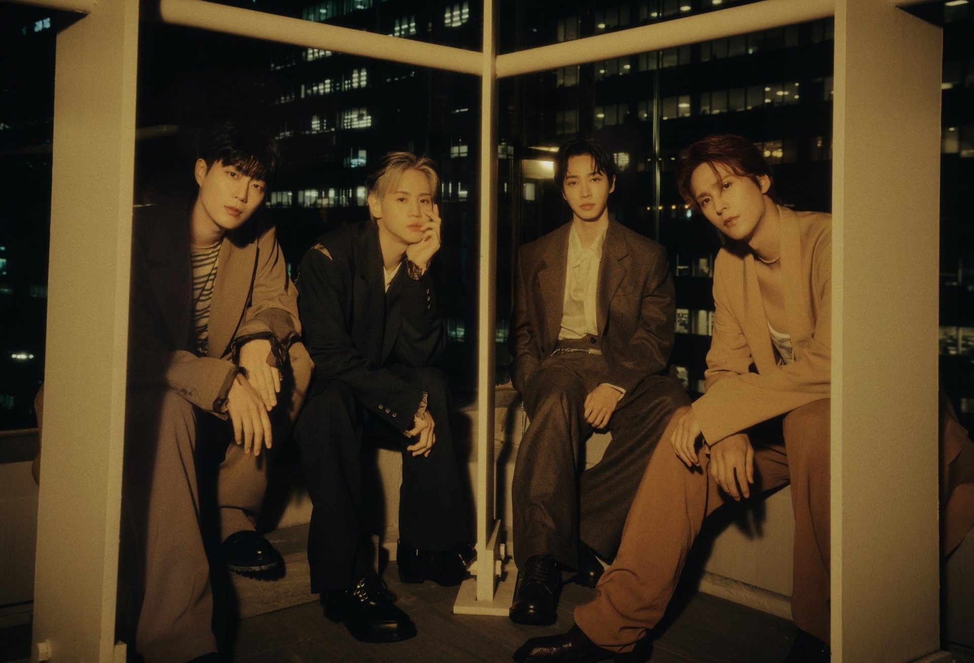 Highlight / alone ベテランらしい色気 - KPOP-JAPAN.COM